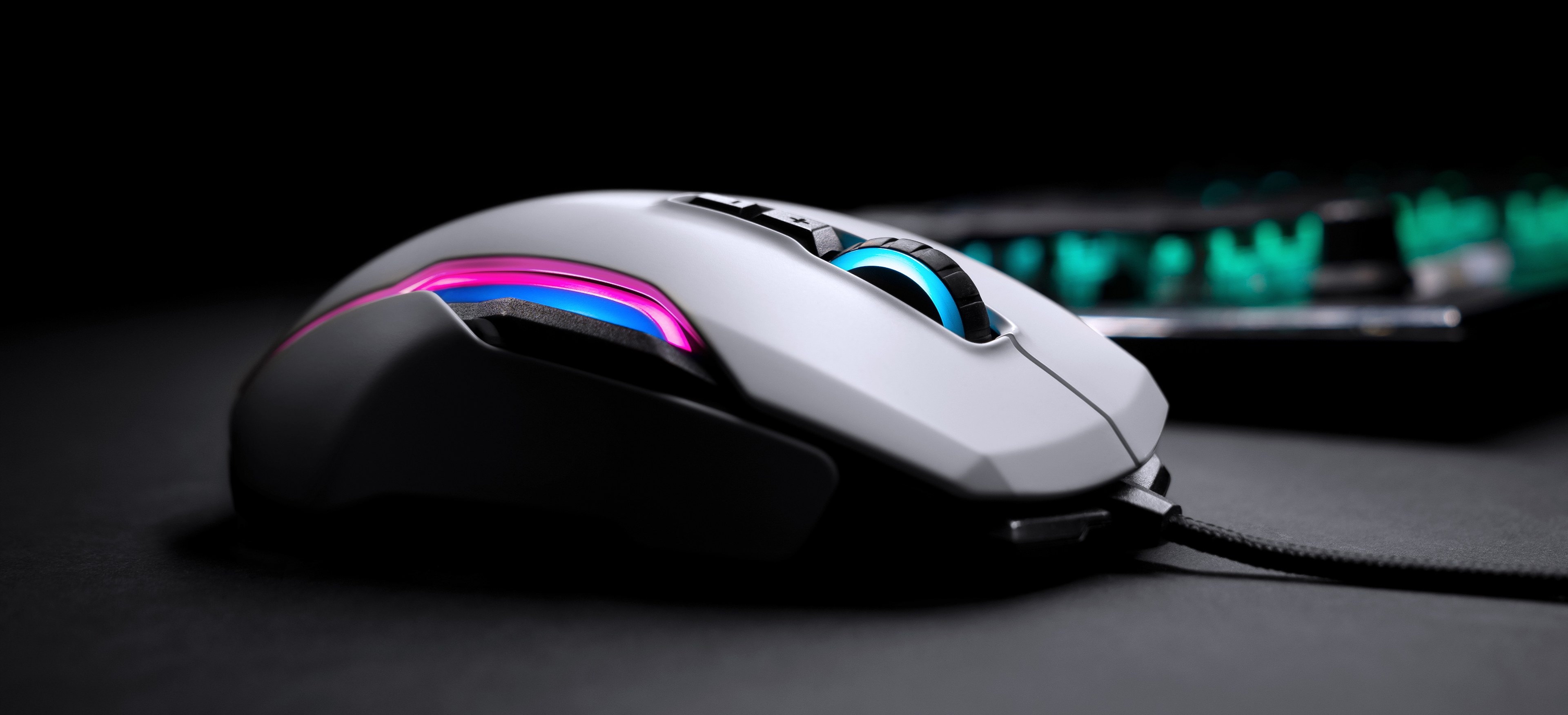 Mouse Gaming ROCCAT Kone AIMO REMASTERED, 16000 dpi, alb
